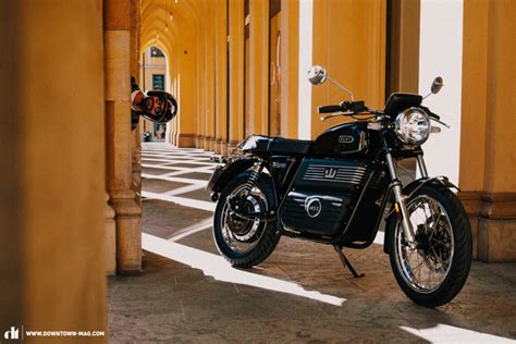 Review Rgnt No1 Scrambler Se Electric Café Racer Downtown Magazine