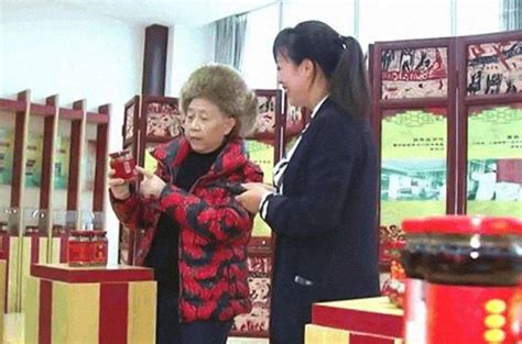全中国最火辣的女人只赚外国人的钱却让外国人疯狂 陶华碧 丈夫 孩子