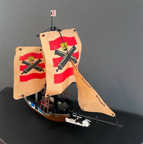 Lego Pirates 6271 Imperial Flagship Jouets Et Jeux Laval Rive Nord