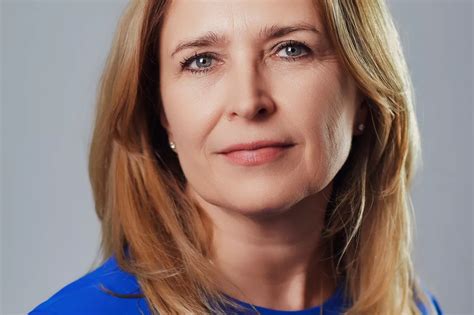 Karolina Tarnawska Pepco Czarne łabędzie Przylatują Dziś Znacznie