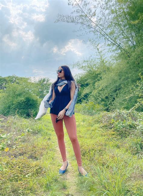 Chuu Sitt Han Attractive In Village Scene Myanmar Models DB