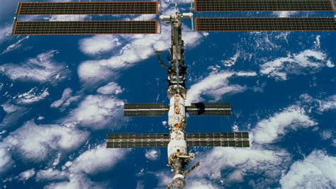 Iss Wallpapers HD WallpaperSafari