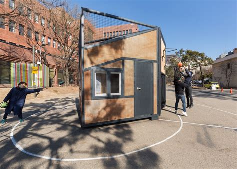 Bus Architecture Designs Play Facility For Cities Lacking Space