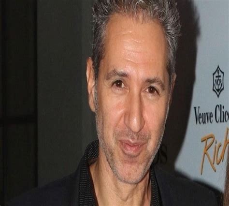 Δημήτρης Κόκοτας τραγουδάει στο Μπουζούκια And Πίστες στην Αθήνα