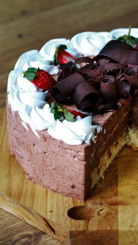 Guilt Free Sugar Free Eggless Chocolate Truffle Cake Recipe