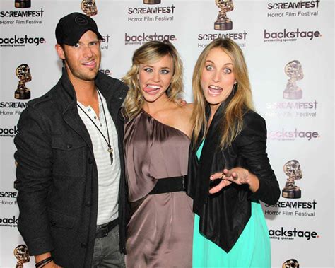 Wrong Turn 6 Last Resort Premiere Photos And Video Screamfest