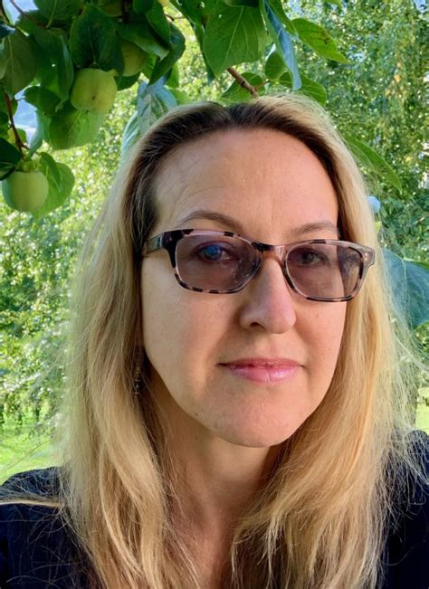 Lisa Chambers Author At Womans World