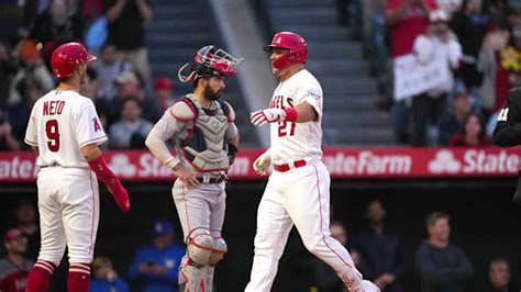 Los Angeles Angels Mike Trout Passes Hall Of Famer On All Time Hr List