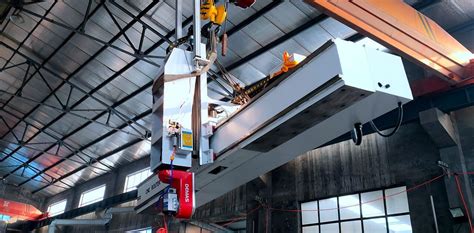 Table Moving 5 Axis Cnc Router For Complex Machining