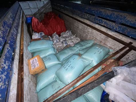 Satgas Pam Nataru TNI AL Gagalkan Penyelundupan 2 100 Liter Miras
