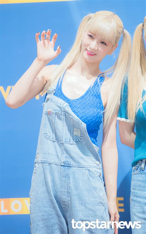 Hd포토 에이핑크 초봄 윤보미 앙큼한 고양이 두시탈출 컬투쇼 출근길 네이트 연예
