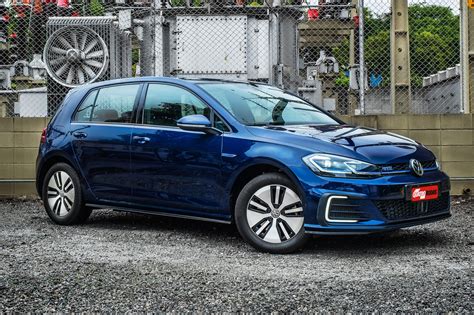 Golf Quatro Rodas