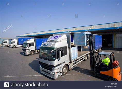 Side Loading Truck Stock Photos Side Loading Truck Stock Images Alamy