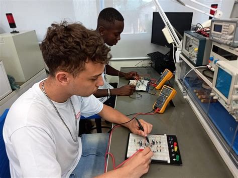 SENAI Curso Técnico em Eletroeletrônica Portal do Aluno Cultivando Conhecimento