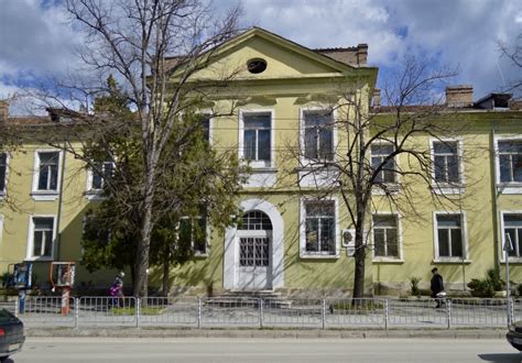 ПРОФЕСИОНАЛНА ГИМНАЗИЯ ПО ОБЛЕКЛО И ТЕКСТИЛ ХРИСТО БОЯДЖИЕВ ГР ПЛЕВЕН