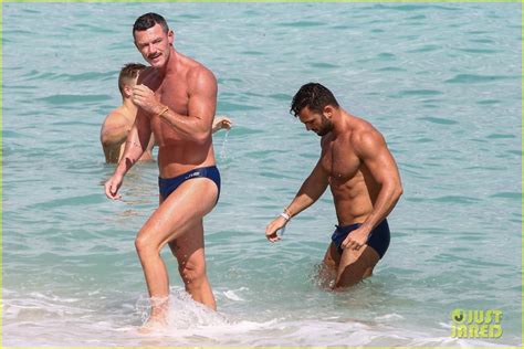 Photo Luke Evans Beach Shirtless February 2021 31 Photo 4526959