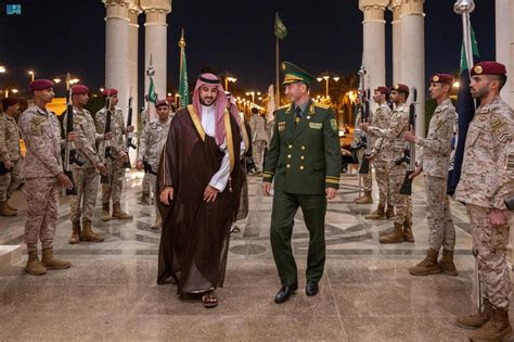 وزير الدفاع السعودي يبحث التصعيد العسكري في غزة مع نظيريه الإيطالي