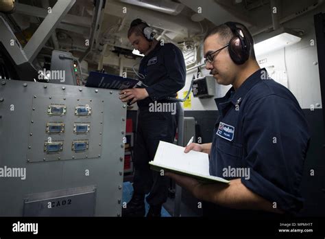 Towed Array Sonar Hi Res Stock Photography And Images Alamy
