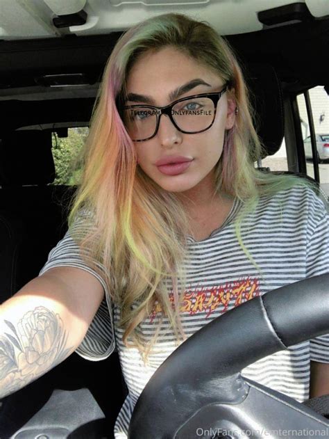 🔥 Link In Comments 🔥 Emily Rinaudo 🔥 Scrolller