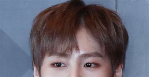 포토 하성운사랑스러운 눈빛