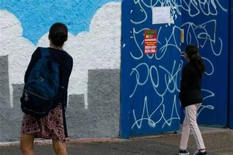 No ensino médio taxa de abandono escolar no DF aumenta em um ano Metrópoles