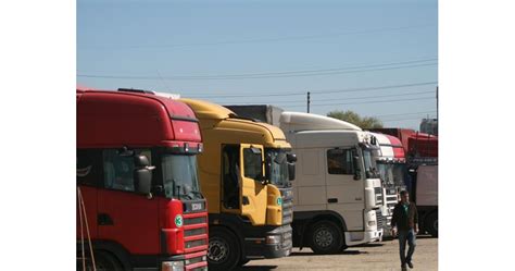 Спират тежкотоварните автомобили заради жегите