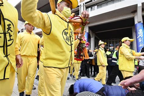 影／情人節「粉紅超跑」駐駕彰化縣政府 王惠美；媽祖媽祖我愛您！ 觀傳媒