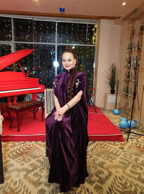 Монгол түмний хайртай үзэсгэлэнт Дуунд дуртай түмэндээ