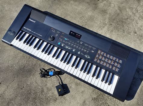 Roland Em 303 Intelligent Synthesizer Great All Around Reverb