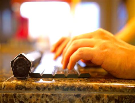 Compectus Rollable Keyboard With Speakers — Gadget Flow