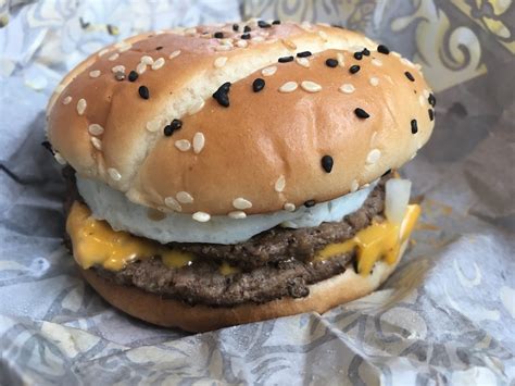 まさかのプリン味？！マクドナルドの担々ダブルビーフのカロリー