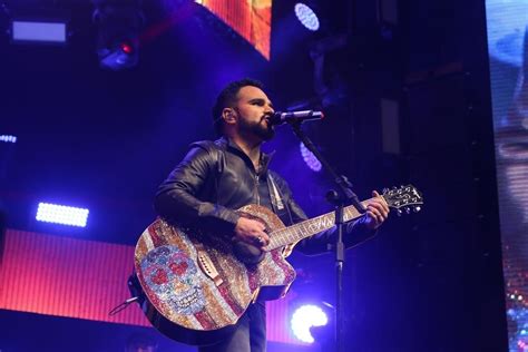Fotos Zezé Di Camargo e Luciano celebram 25 anos de carreira em show em SP 30 04 2016 UOL
