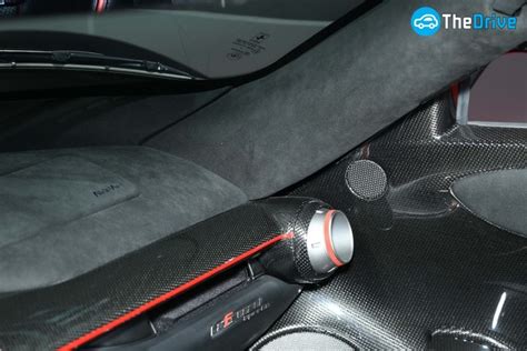 이태리 명품 소재 브랜드 알칸타라 한국 공식 론칭