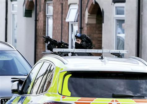 Tamworth Crossbow Siege As Armed Cops Surround Airbnb Birmingham Live