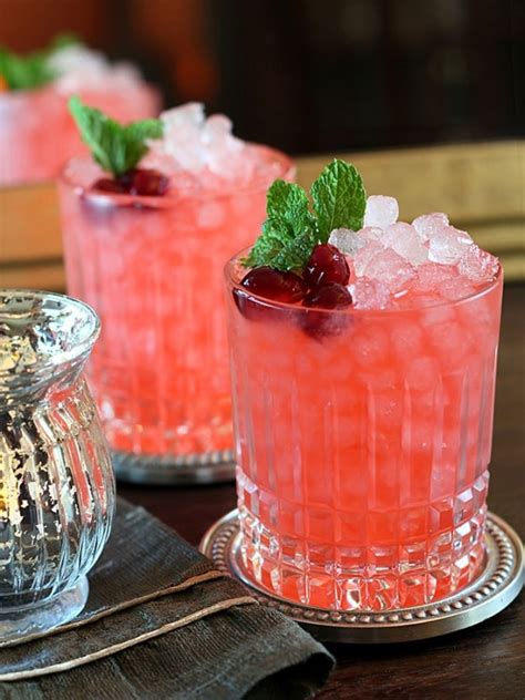 7 Tasty Sparkly And Fizzy Cranberry Cocktails Thegoodstuff