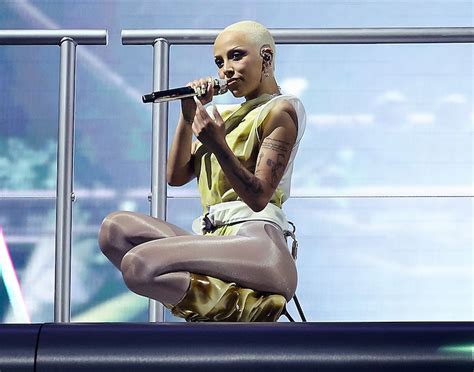 Doja Cat Admits Nerves Got To Me” During Her James Bond Tribute