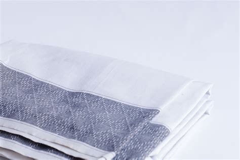 Готуємо домашній засіб який видалить з кухонних рушників навіть застарілі плями