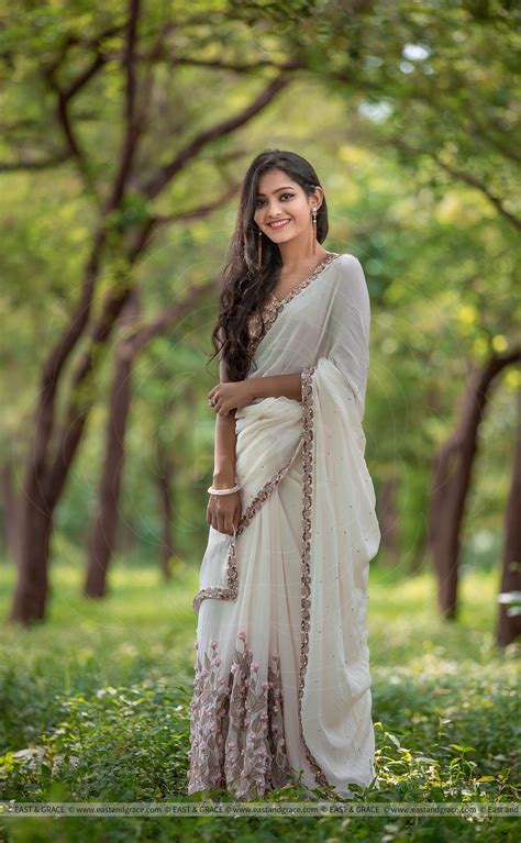 Ladies Poses For Photography In Saree At Layla Swallow Blog