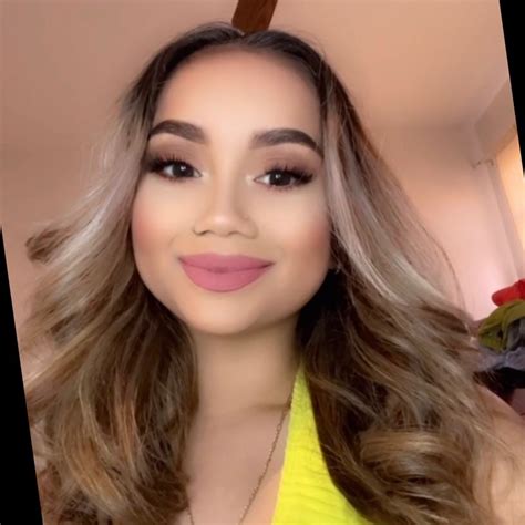 Daniela Barron Entrepreneur Monat Global Linkedin