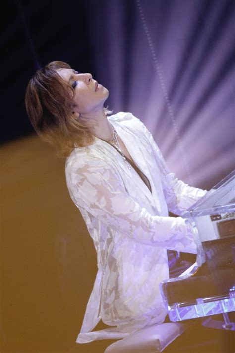 Yoshiki、nhk「ライブ・エール」で「forever Love」ピアノ演奏！｜シネマトゥデイ