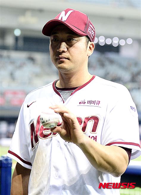 고척돔 1호 홈런 때린 넥센 이택근