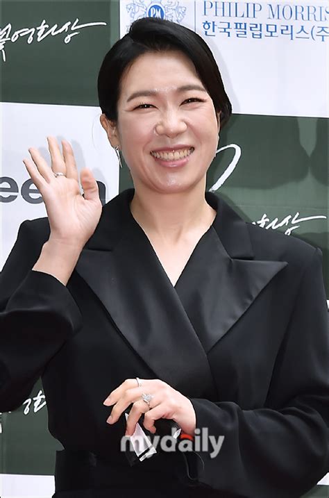 염혜란 배우 전 꿈은 국어교사교생 실습→임용고시까지 준비 라디오쇼 종합