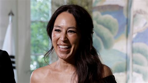 How Fixer Uppers Joanna Gaines Warms Up An All White Room