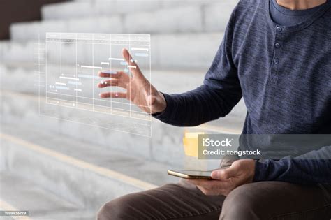 데이터베이스에 연결된 Kpi 및 메트릭으로 보고서를 작성하는 분석 및 데이터 관리 시스템 재무 운영 영업 마케팅을 위한 기업 전략 개발에 대한 스톡 사진 및 기타 이미지