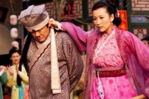 现代的跪搓衣板算什么，古代的妻管严才叫厉害，动不动就血肉模糊凤凰网视频凤凰网