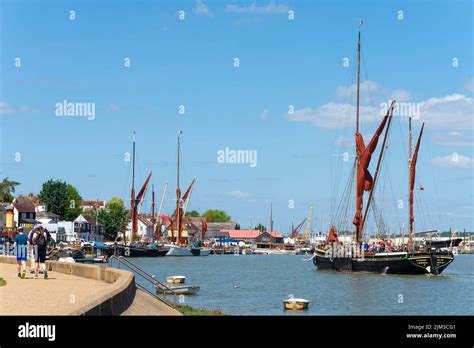 Hydrogen Historic Thames Sailing Barge Sailing Towards Maldon Hythe