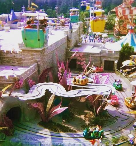 Alice In Wonderland Attraction