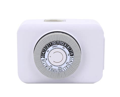 Indoor Mechanical Outlets Timer 24 Hour Programmable Plug In Timer Switch Support 15 Minute