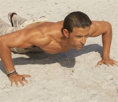 Shirtless Bollywood Men Hrithik Roshan Shirtless On The Sets Of Fighter Sex Appeal Of The