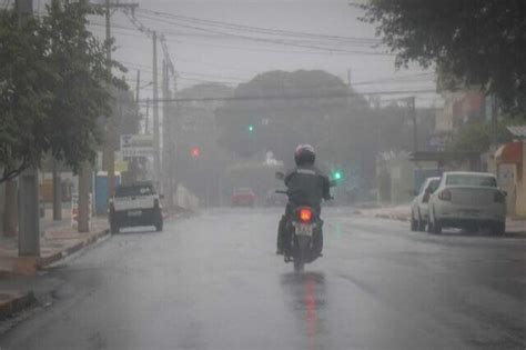 Capital Amanhece Com Chuva E Neblina Temperatura Não Deve Passar Dos